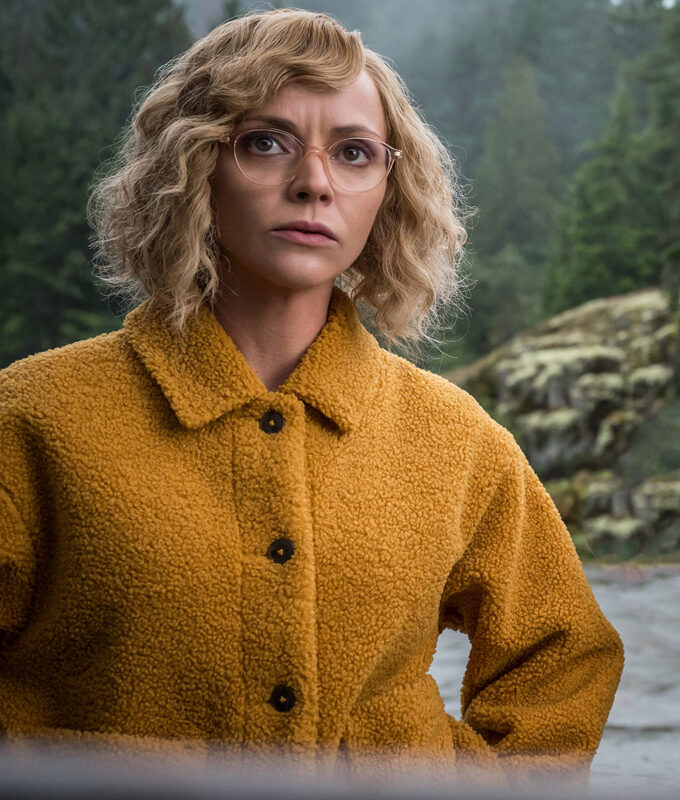 Yellowjackets S02 - Christina Ricci (Misty) Yellow Sherpa Jacket